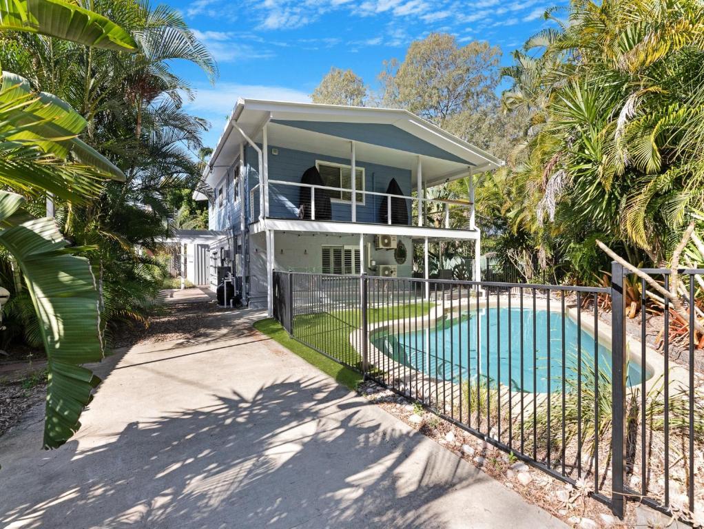 The Palms - Beach Retreat with Pool Garden BBQ, Toogoom (precios ...