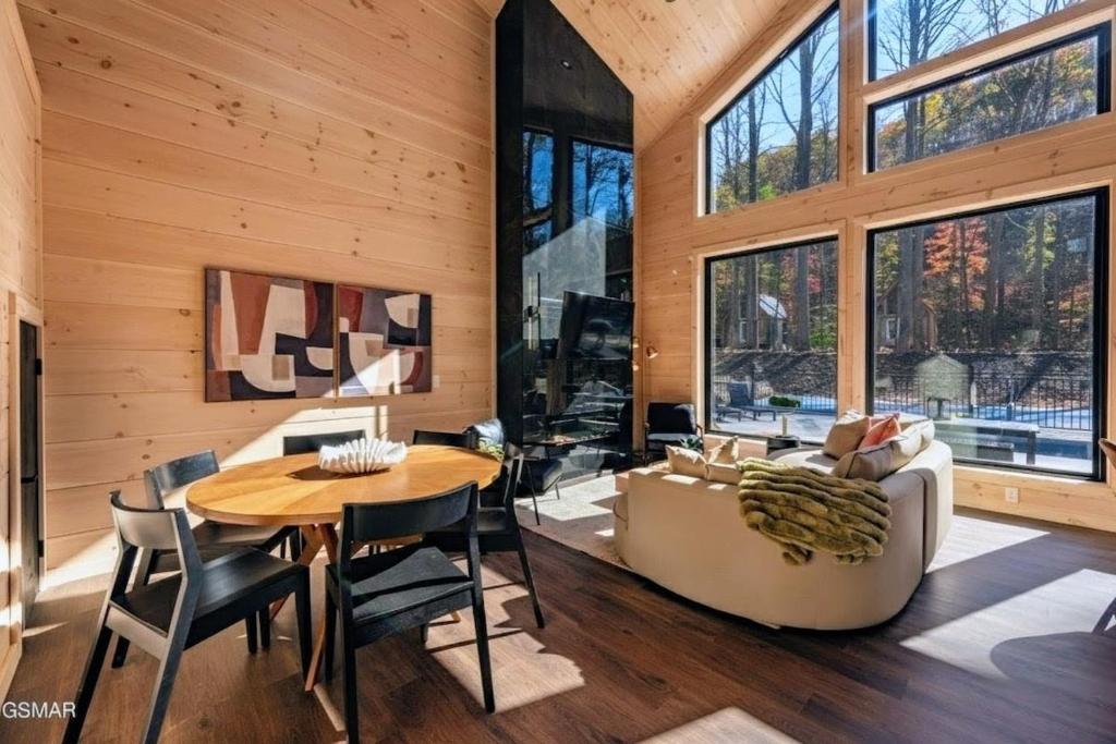 The Obsidian Den, Pittman Center (preços atualizados para 2026)