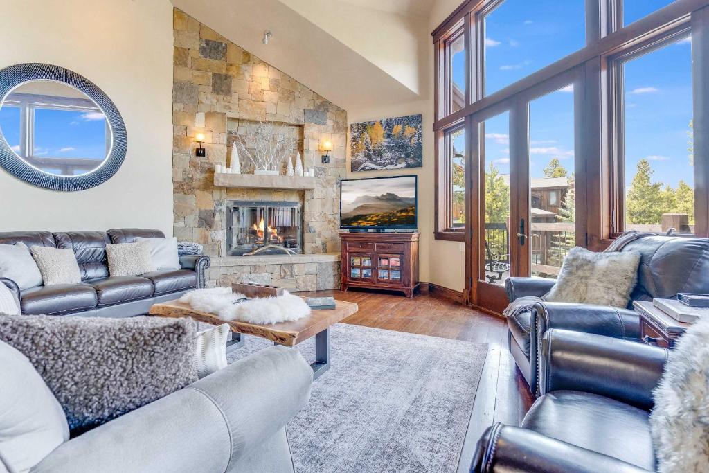 Lux Cabin - Sauna - Hot tub & Game Room, Брекънридж (обновени цени за ...