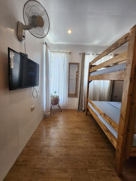 Liwliwa Beach Resort in Zambales Spot 1 room, San Felipe (precios ...
