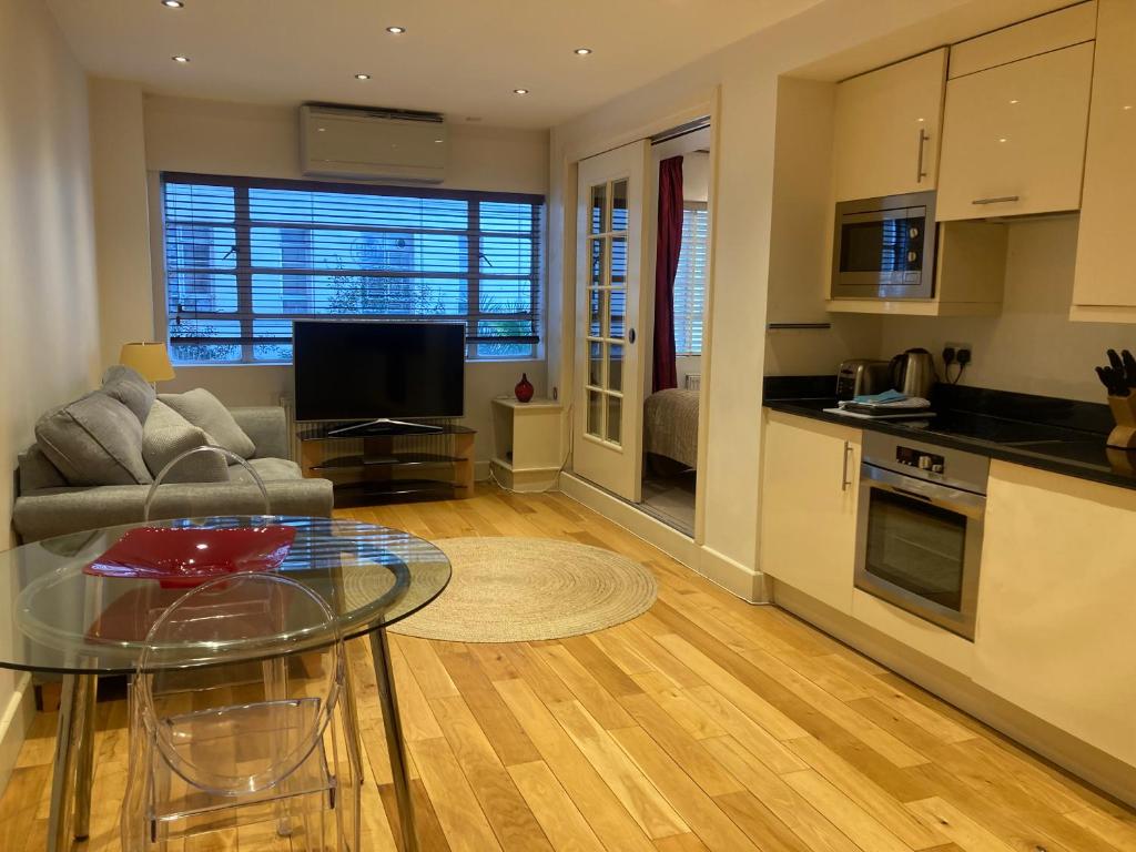 NELL GWYNN HOUSE - Cosy One Bedroom Apartment with AC, Sloane Square ...