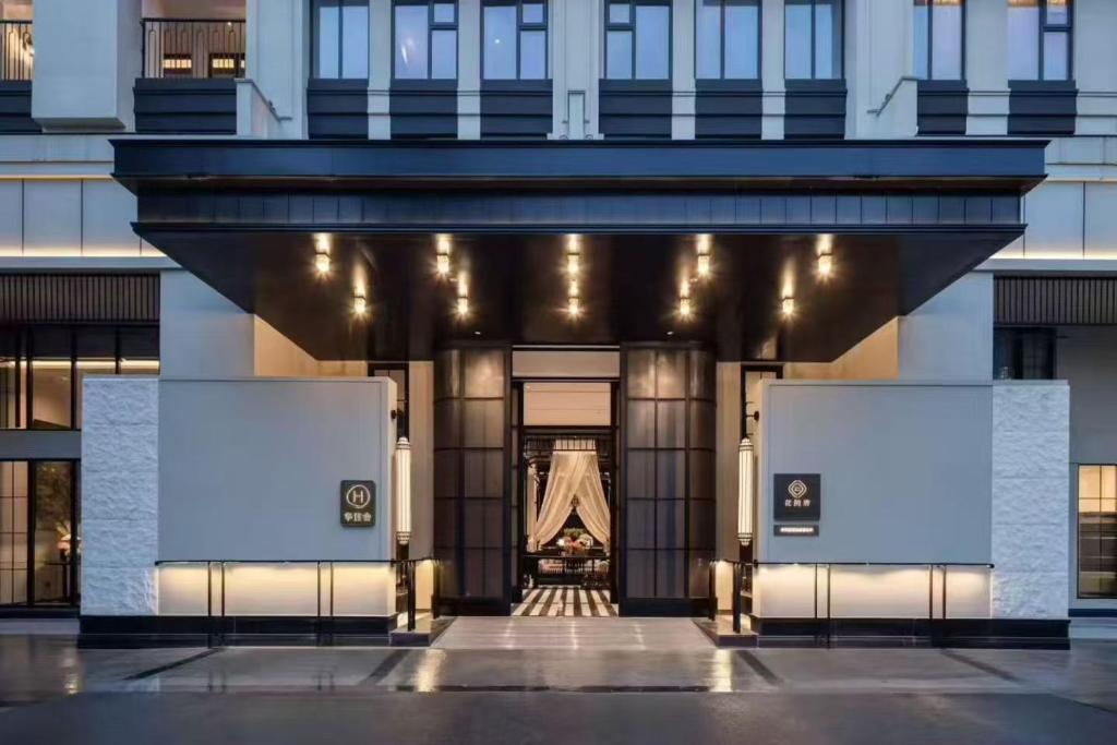 Du Fu Thatched Cottage, Huajianfu, beside Huanhua Creek, Chengdu ...