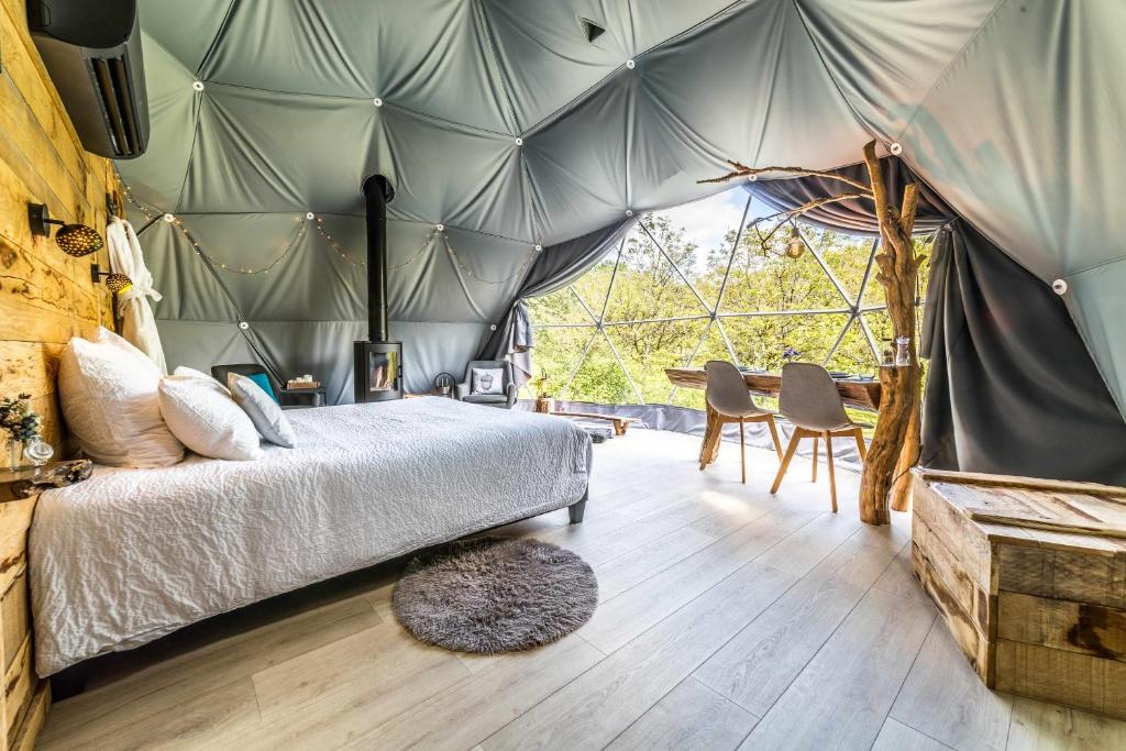 "La Grande Ourse" - Dôme haut gamme - Jacuzzi, La Dornac (обновени цени ...