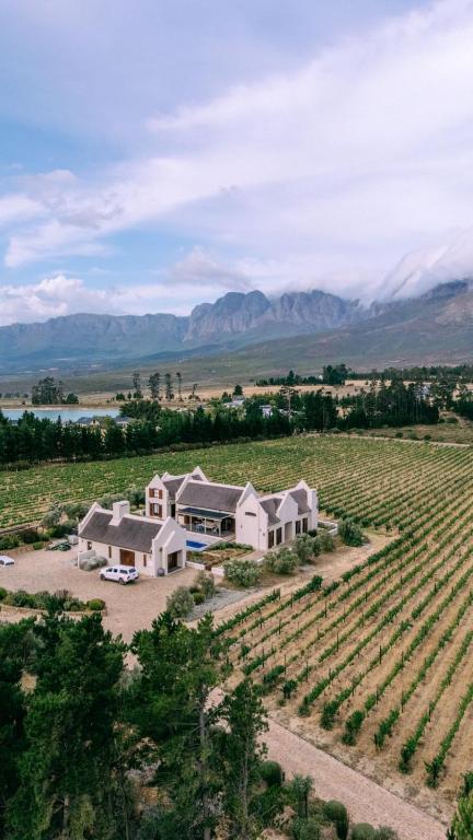 Skaap huis, Sir Lowryʼs Pass (updated prices 2026)