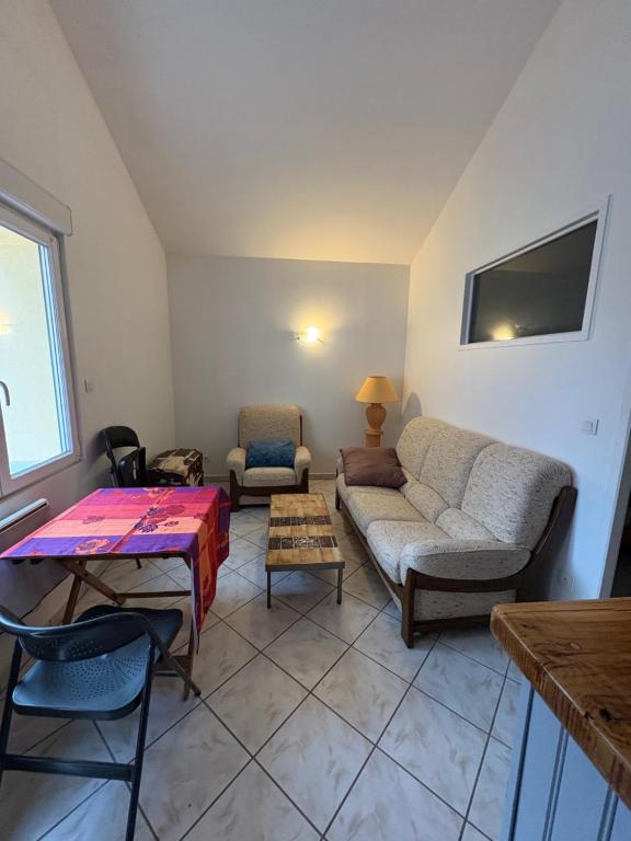 Les côteaux, Saint-Barthélemy-de-Beaurepaire (обновени цени за 2026 г.)