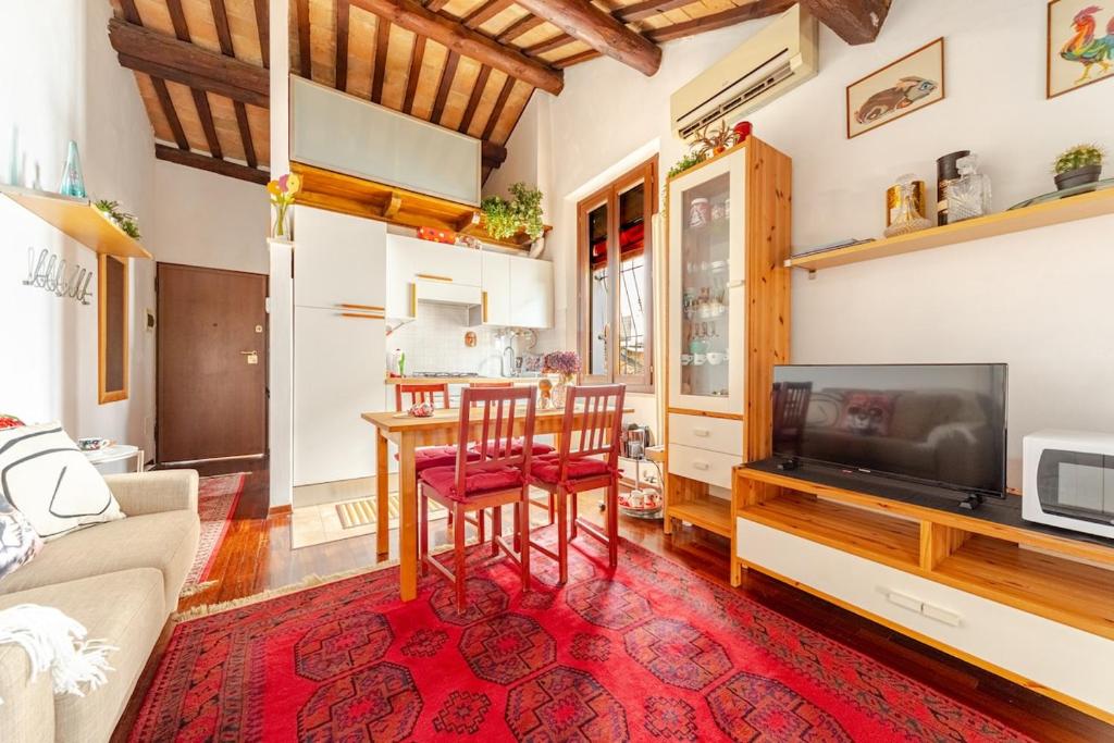 Historic Center Elegant open space luggage storage, Ferrara (harga ...