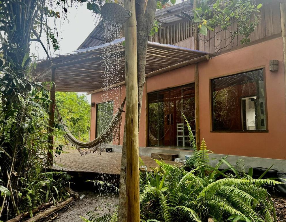 Casa na mata a 2 min de direção da Praia do Sargi, Серра-Гранди ...