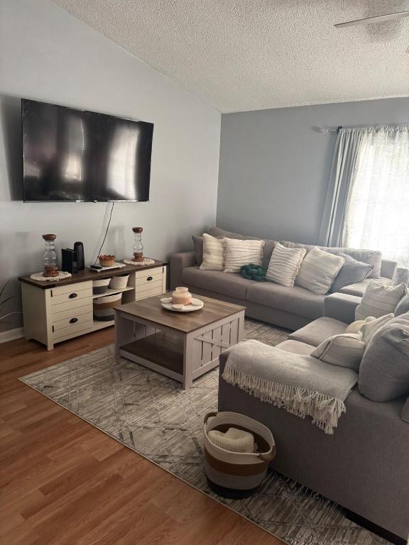 Perfect Getaway! Short drive to the Beach, Palm Coast (aktualisierte ...