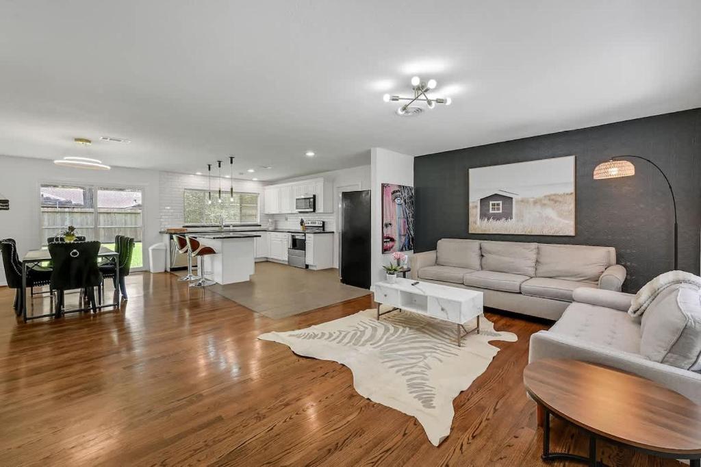 Lillys Maison 4, Houston (tarifs actualisés, 2026)