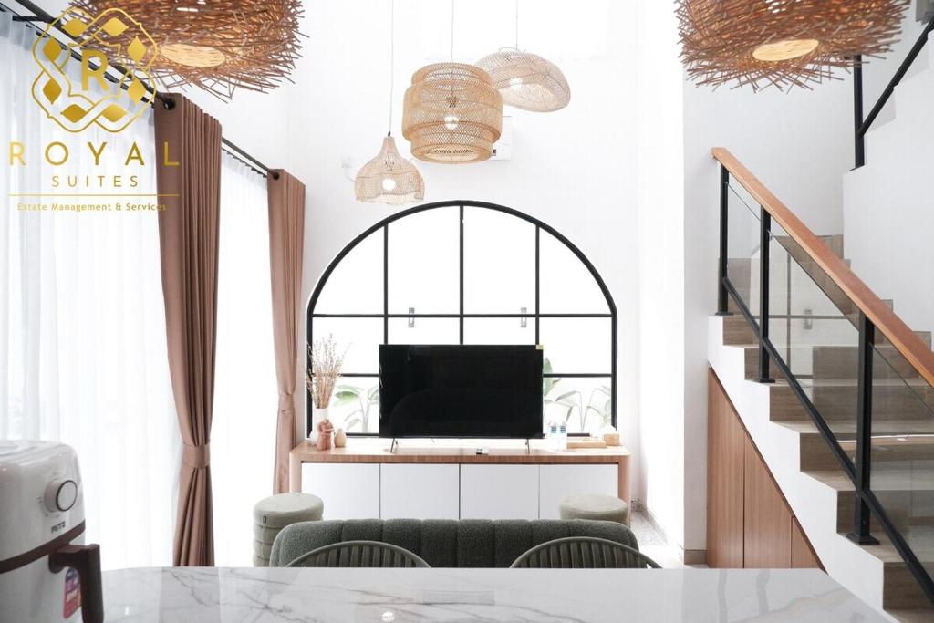 Royal Bali Style Villa 3BR with Private Pool for 7 Pax, Batam Center ...