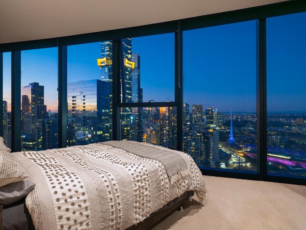 Skyline Suites - Stunning City Views, Gym & Pool, मेलबोर्न की (2026 के ...