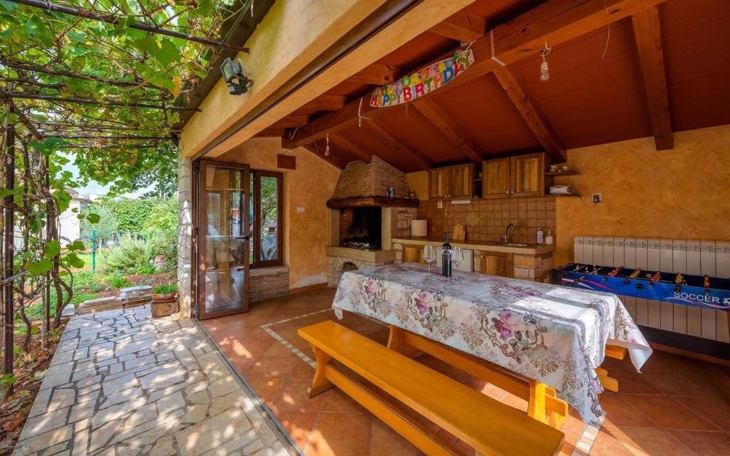 Komfortables Apartment nur 250 Meter zum Strand mit großem Garten und ...