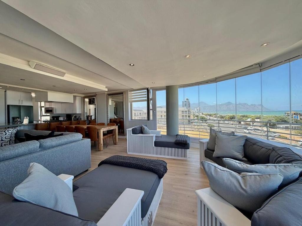 Ultimate luxury on Beach Road, Strand (uppdaterade priser för 2026)
