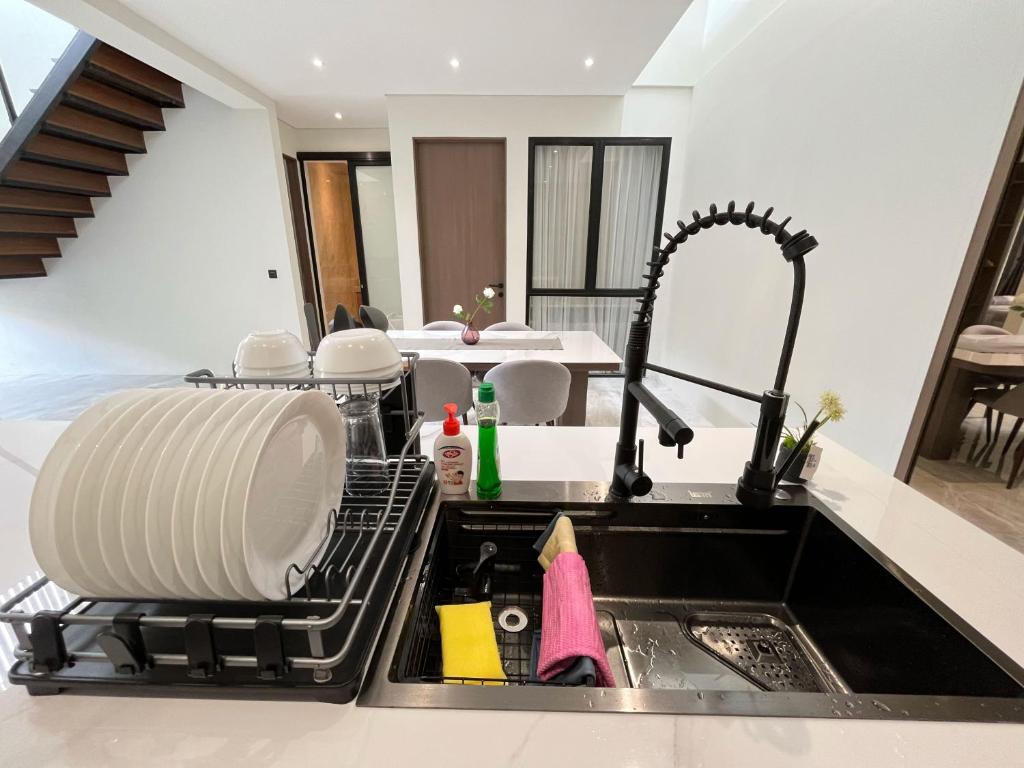 3 BR - Marbella House - Modern Cozy, Gantungan (precios actualizados 2026)