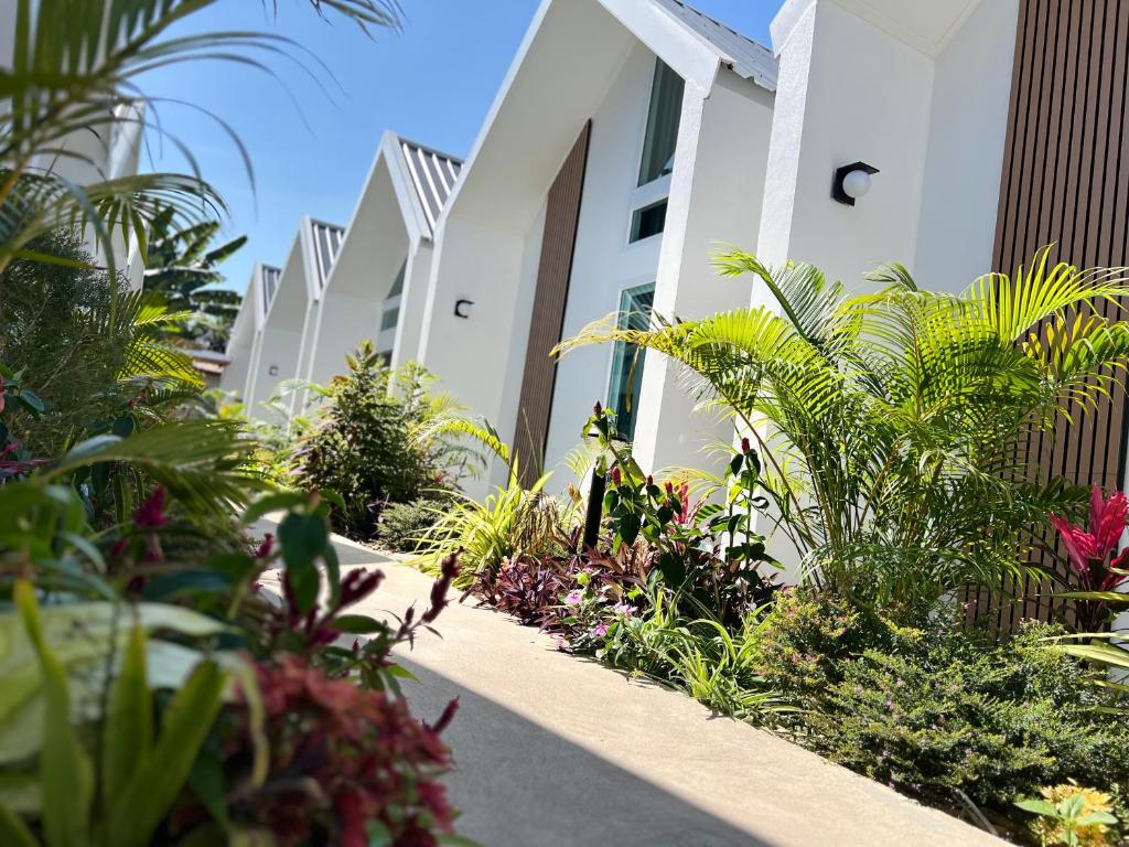 ซิลเวอร์ทรี รีสอร์ท SilverTree Resort, Ban Nong Waeng Yao (מחירים ...