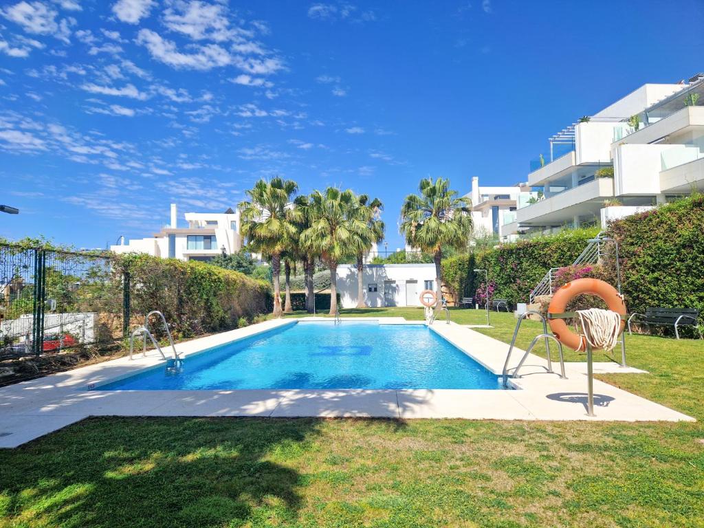 Garden level apt - 300 m to Cabopino Golf, Marbella (precios ...