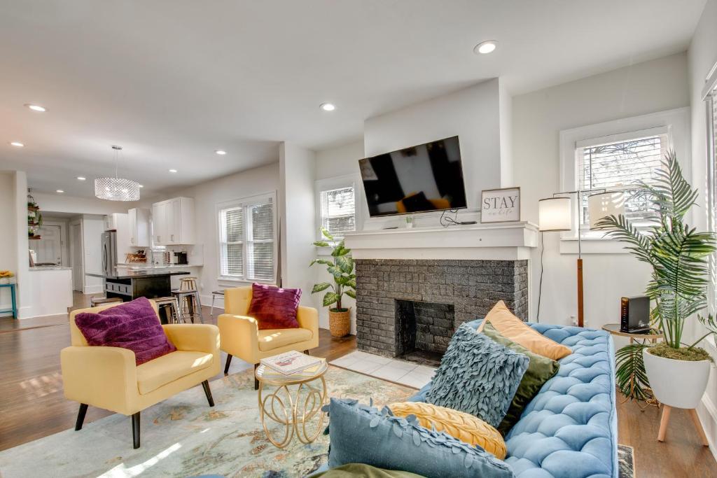 Easy MARTA Access! Modern ATL Home with Deck, Atlanta (updated prices 2026)