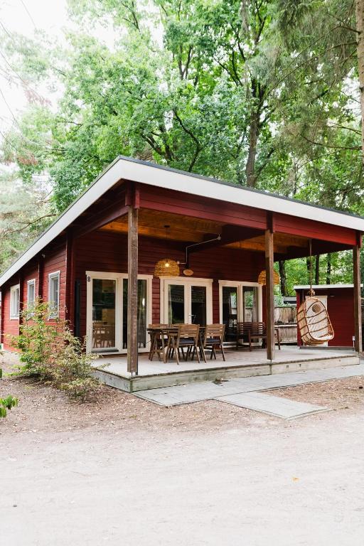 Boshuisje met veranda & privé sauna in het groen, Diessen (precios ...