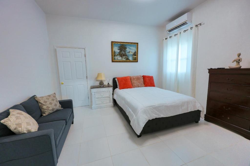 Ocean view hill side apartments #15, Providenciales (precios ...