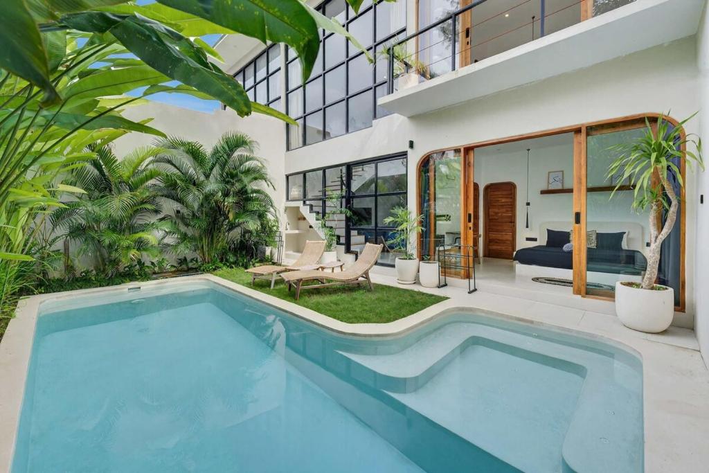 Trinity Villa Stylish 3BR Retreat in Canggu, Canggu (precios ...