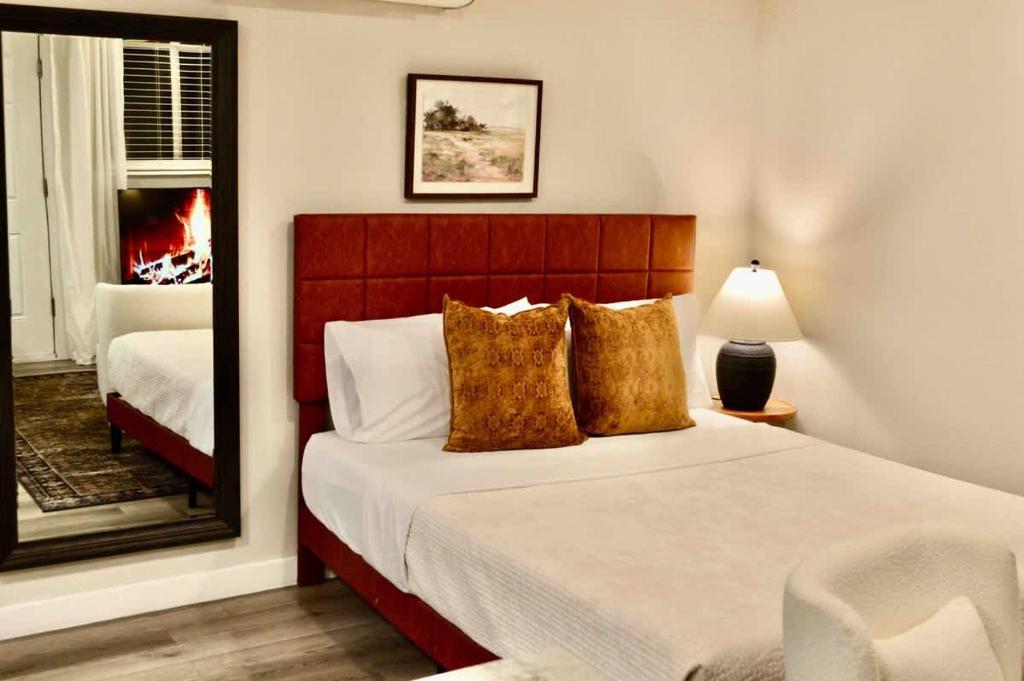 Cozy Studio steps away from Downtown and Shops, Austin (tarifs ...