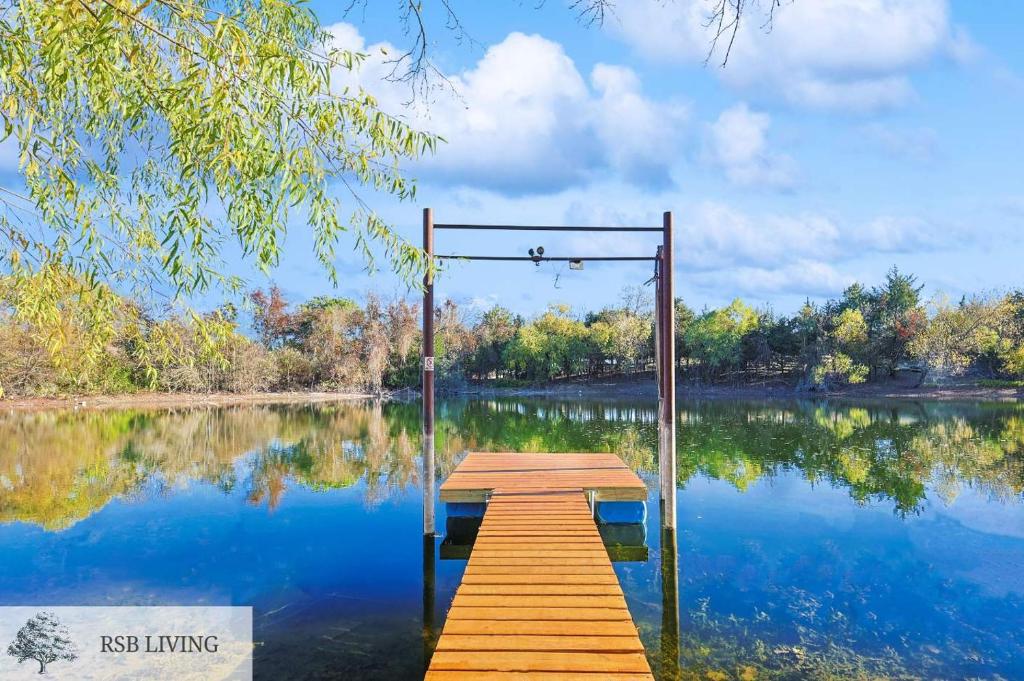 Luxurious Event-Friendly 6BR 3B Villa with Hot Tub, Sherman (tarifs ...