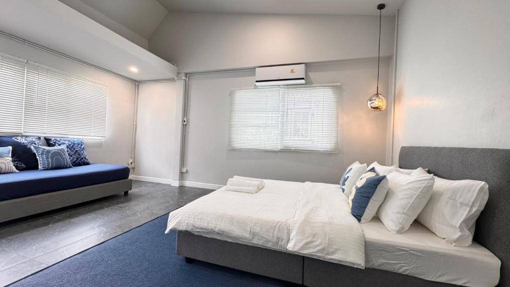 Little Escape, Bangkok (updated prices 2026)