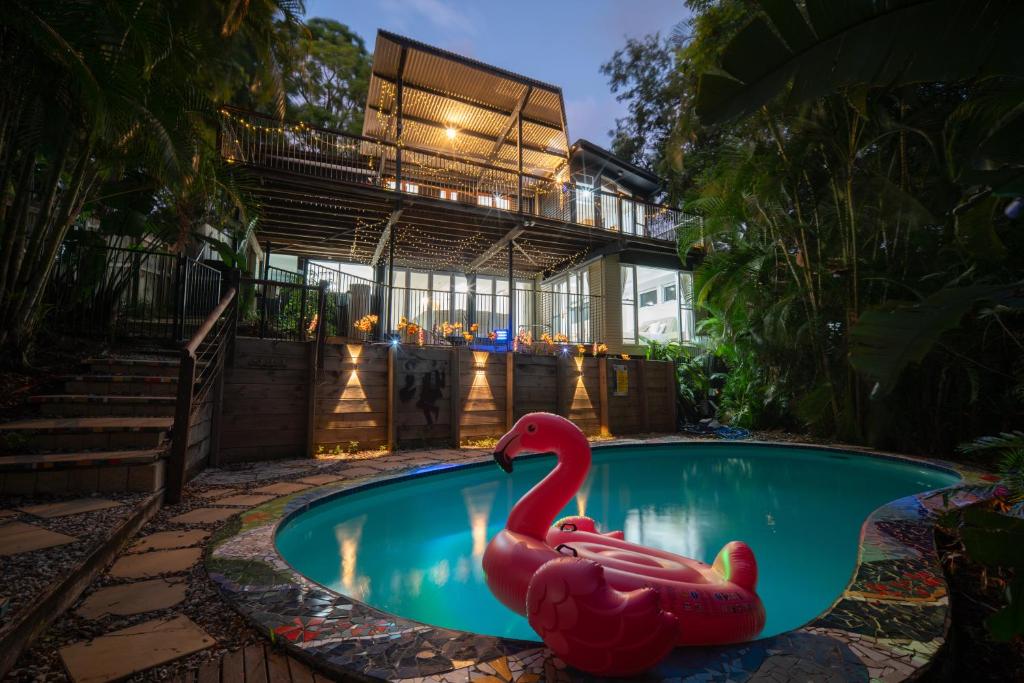 Indooroopilly Resort Style Family Stay W Pool A BBQ, Brisbane ...