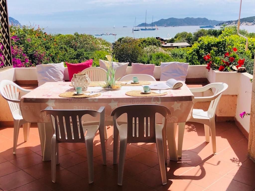 Le Rose di Porto Taverna 80 mt spiaggia, Porto Taverna (tarifs ...