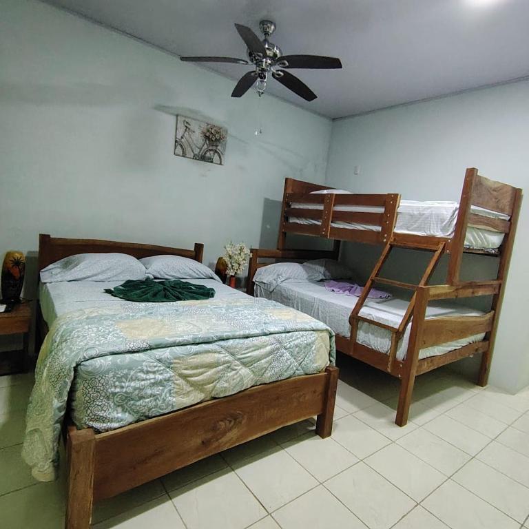 Tres Diamantes Habitaciones con piscina, Parrita (precios actualizados ...