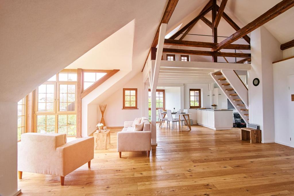 Lichtdurchflutetes Traum-Loft mit Panoramablick, Elsenfeld (prezzi ...