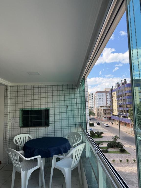 Lindo AP Capão, próximo mar, excelente localização, Capão da Canoa ...