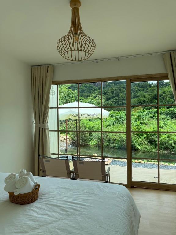 Good morning camping cha-om กู๊ดมอร์นิ่งแคมป์ปิ้งชะอม, Ban Bung Mai ...