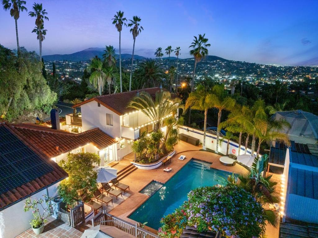 Villa Tierra Alta - Pool, Spa, Movie Theater, Game Room, La Mesa (harga ...