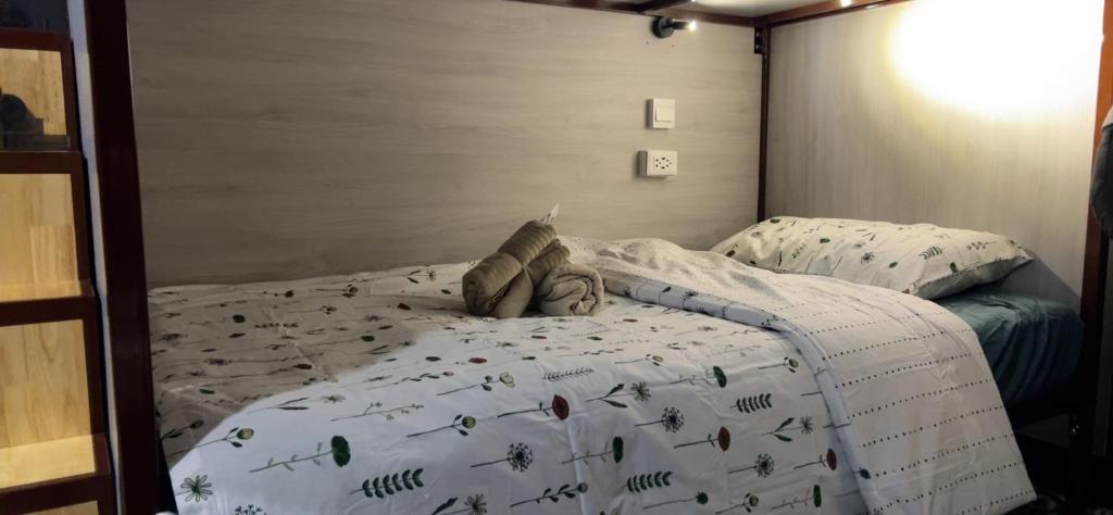 Lesbase Female 8-Bed Room, Bangkok (harga terbaru 2026)