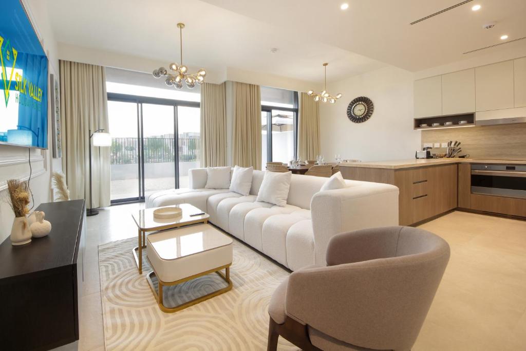 Silk Valley - Luxury Villa | Steps to Park & Pool, Dubai Marina ...