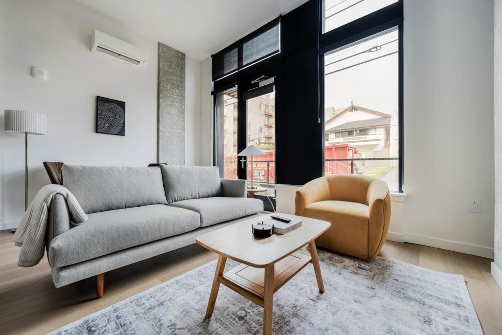 Blueground Adams rooftop nr Green Lake SEA-980, Seattle (prezzi ...