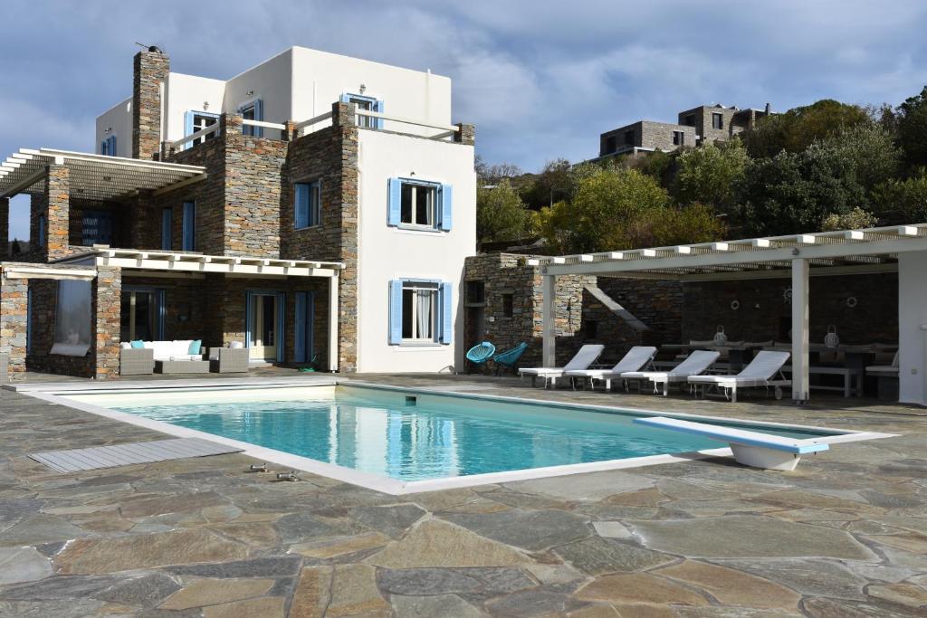 Luxury Kea Villa with Private Pool, Basketball Court & Stunning Views ...