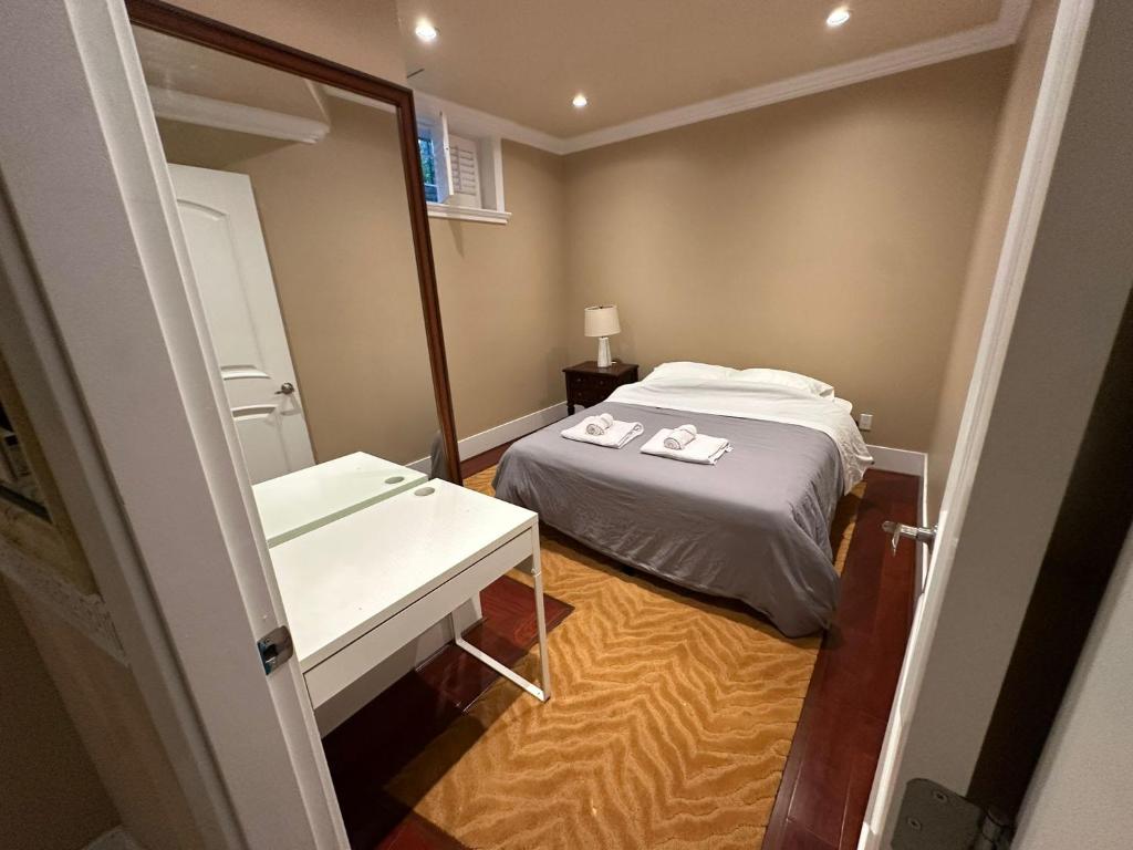 Cozy & Equipped Room Right Next to Mall & Skytrain, Vancouver (uppfærð ...