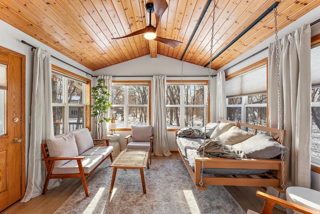 Sports Fields & TPC Golf - Hot Tub, Sauna, Arcade, Blaine (prețuri ...