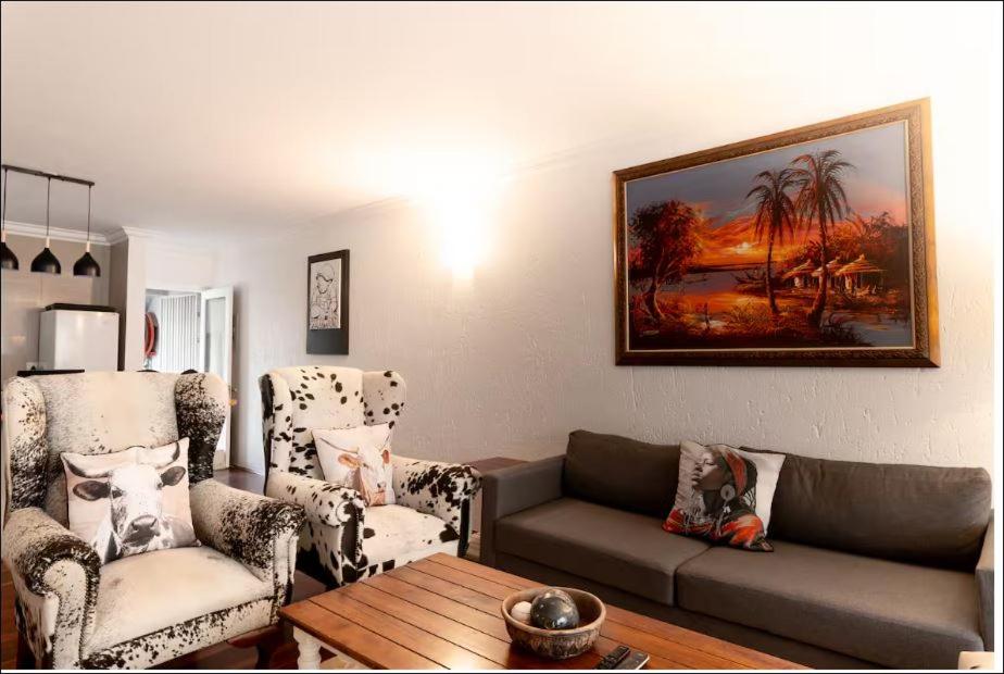 Perfect for a family Fully furnished and equipped, Fourways (tarifs ...