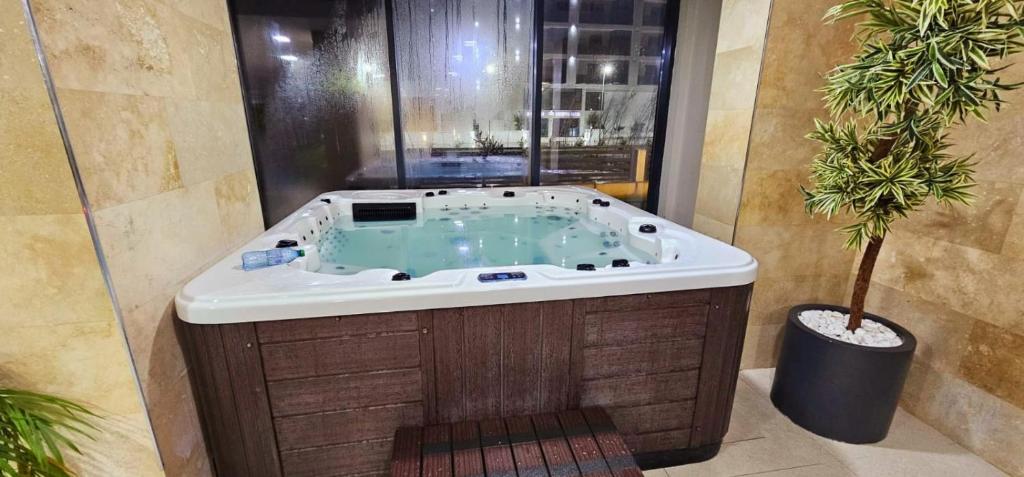 Large Family Blue Marina Apartment Spa Resort Piscina Sauna Jacuzzi ...