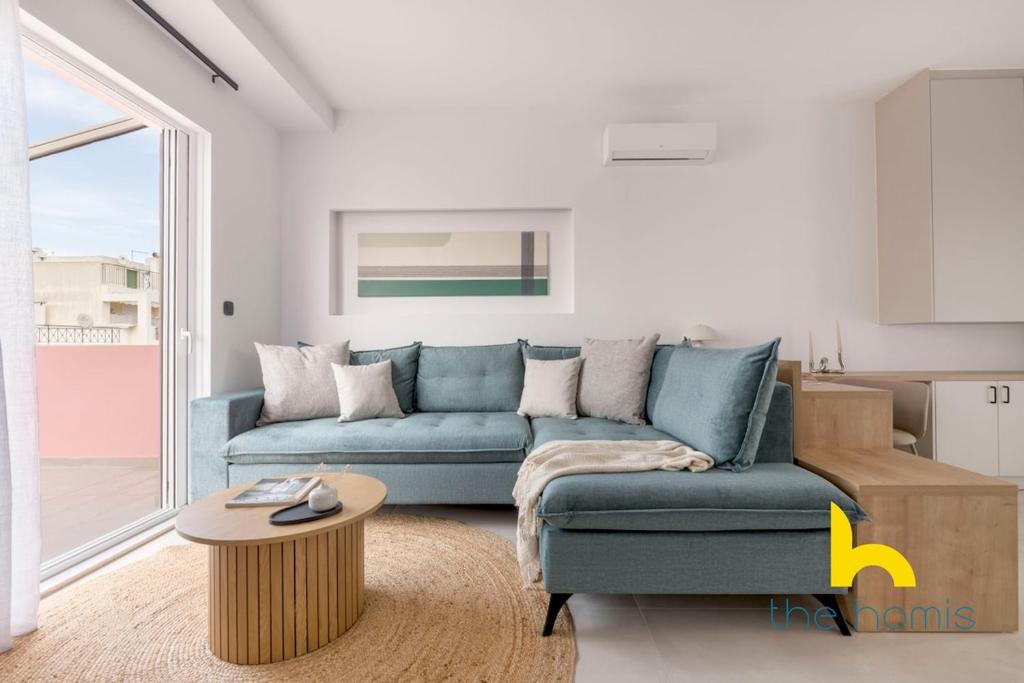 Family Haven with Acropolis View & Sunset Terrace!, Atena (prețuri ...