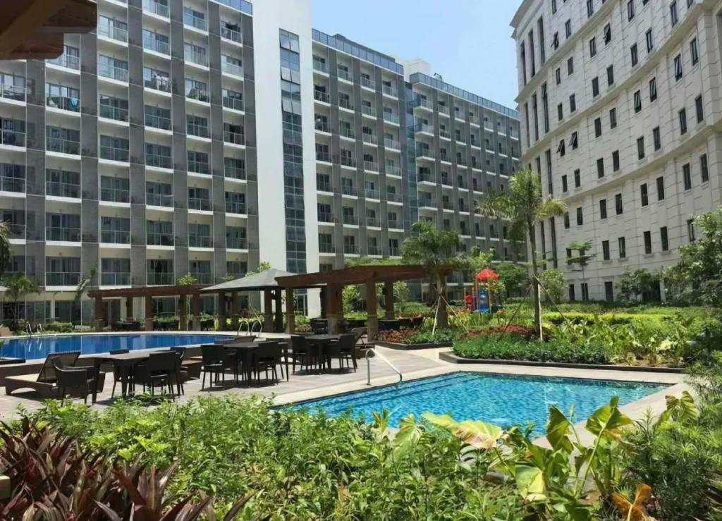 Cozy Modern 2 Bedroom 81 Newport Boulevard, Manila (preços atualizados ...