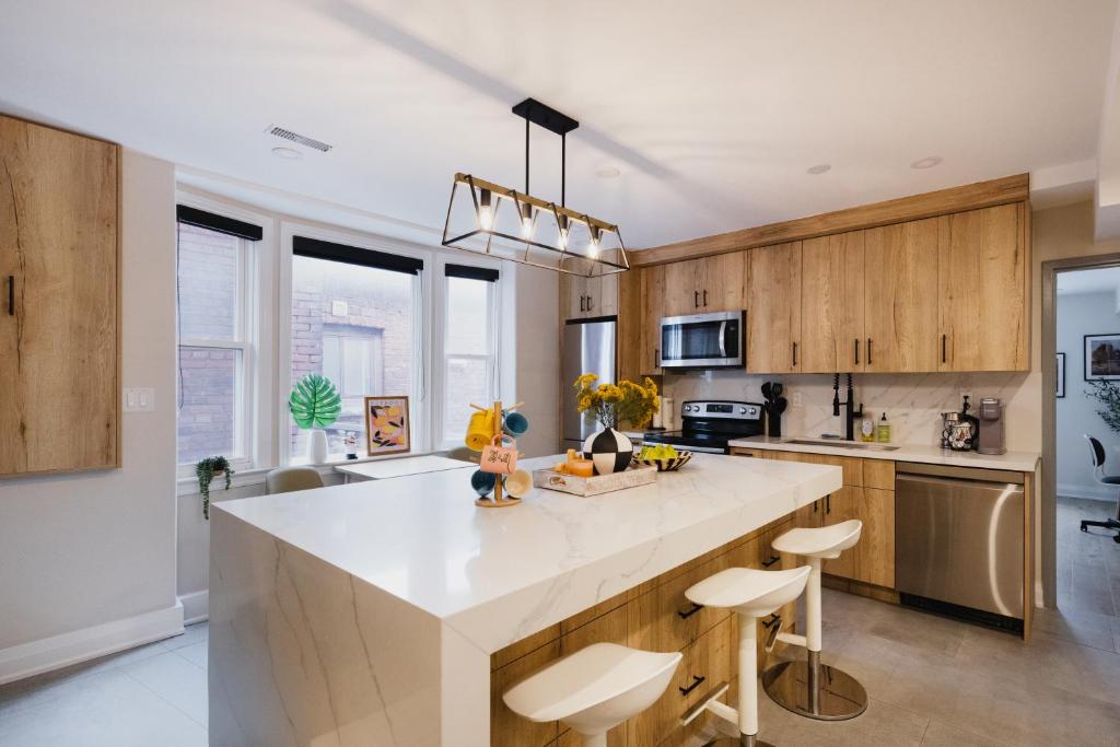 Urban Oasis Steps to UofT Culture Patio, Toronto (preços atualizados de ...