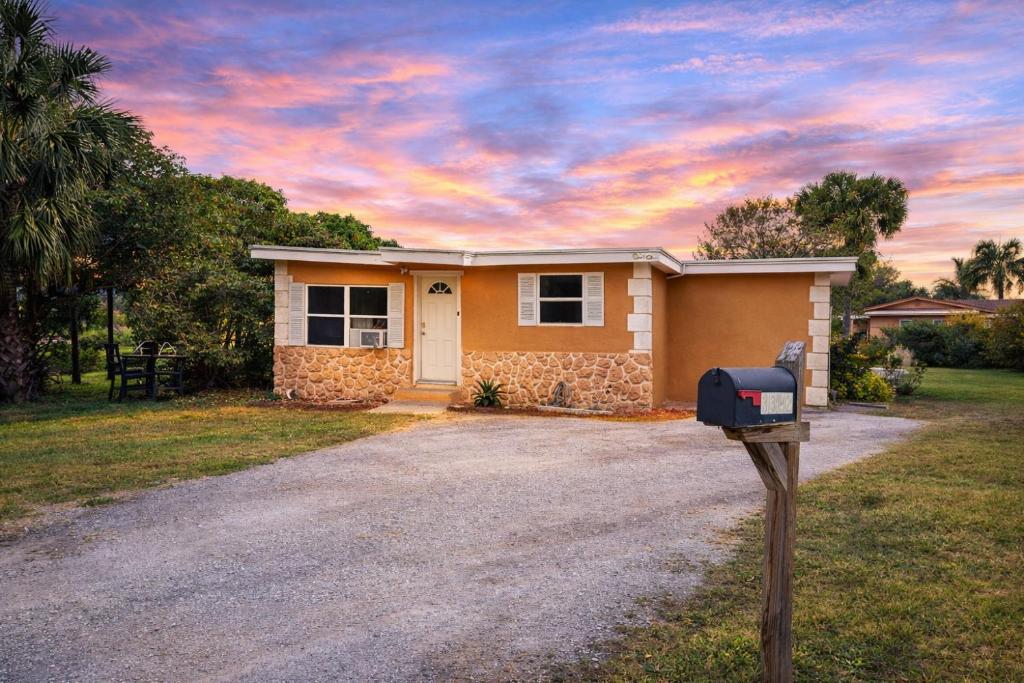 GpL 3324 Three bedroom, Fort Myers (updated prices 2026)