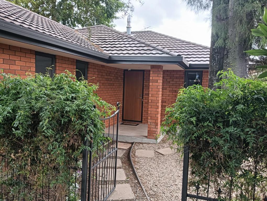 Two Totara Townhouse One Bedroom Executive Townhouse, Blenheim (tarifs ...