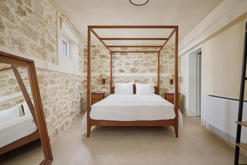 Chic Greek Cave Maisonette with hot tub, Myrtia (prezzi aggiornati per ...