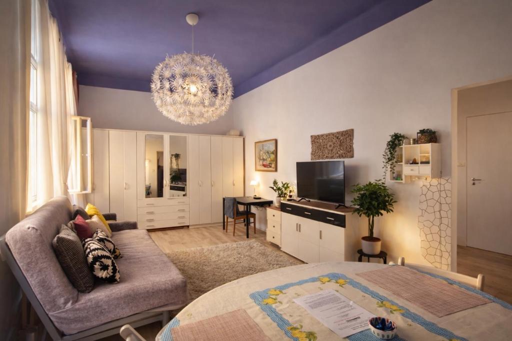 Modern Studio in the Heart of Prague 1 , Steps from Main Station and ...