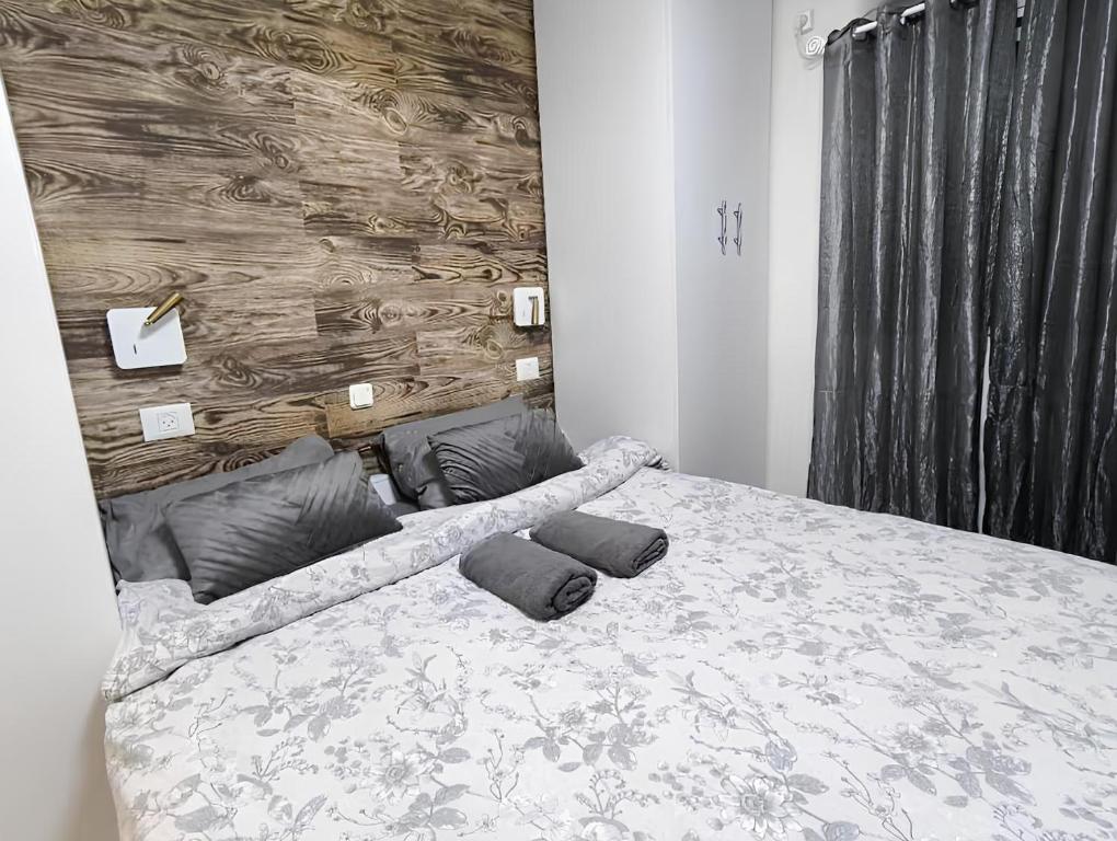 Studio with Terrace & Free Parking, Герцлия (актуальные цены 2026 года)